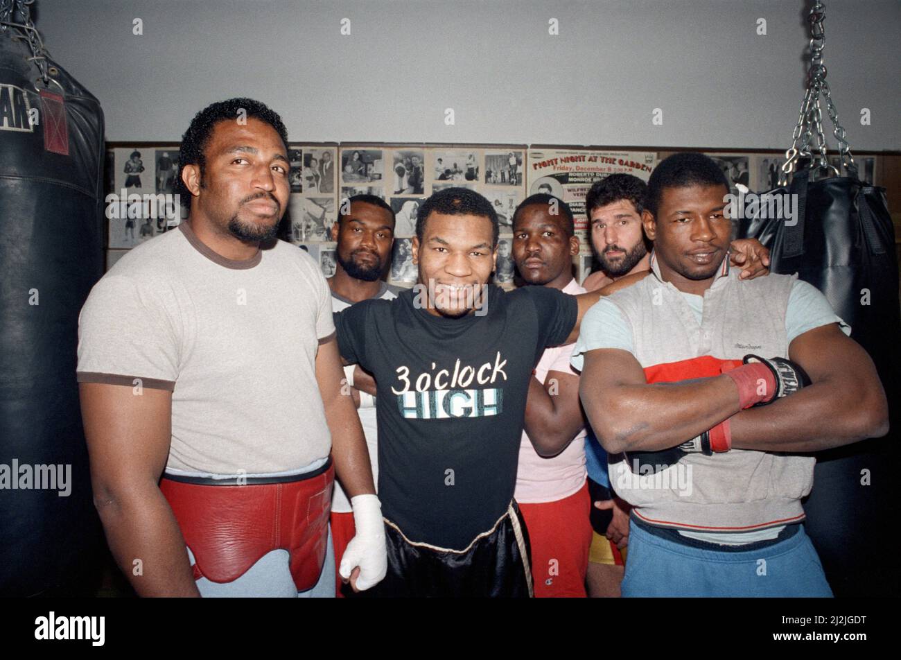 Mike tyson 1987 hi-res stock photography and images - Alamy