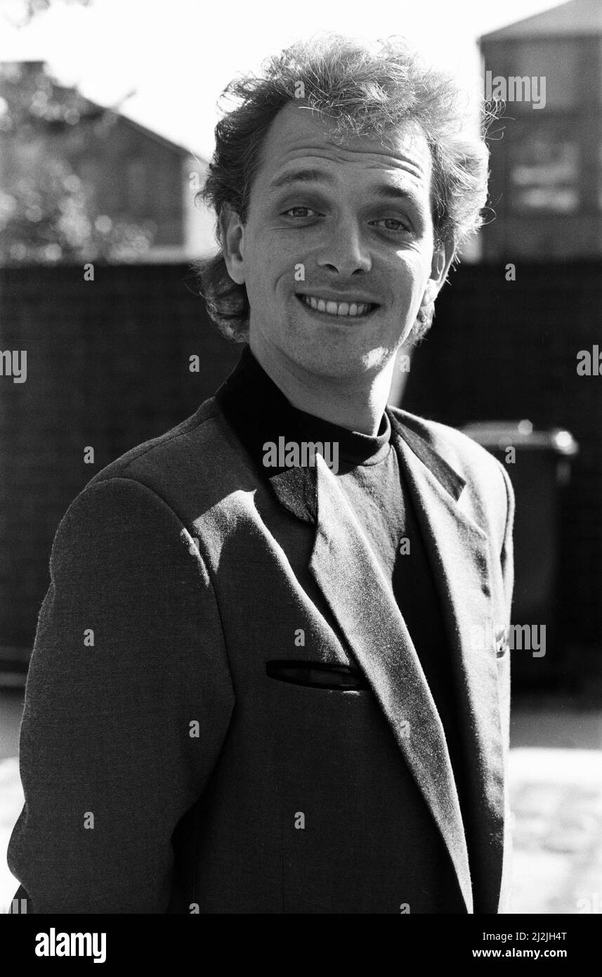 Comedy actor rik mayall hi-res stock photography and images - Alamy