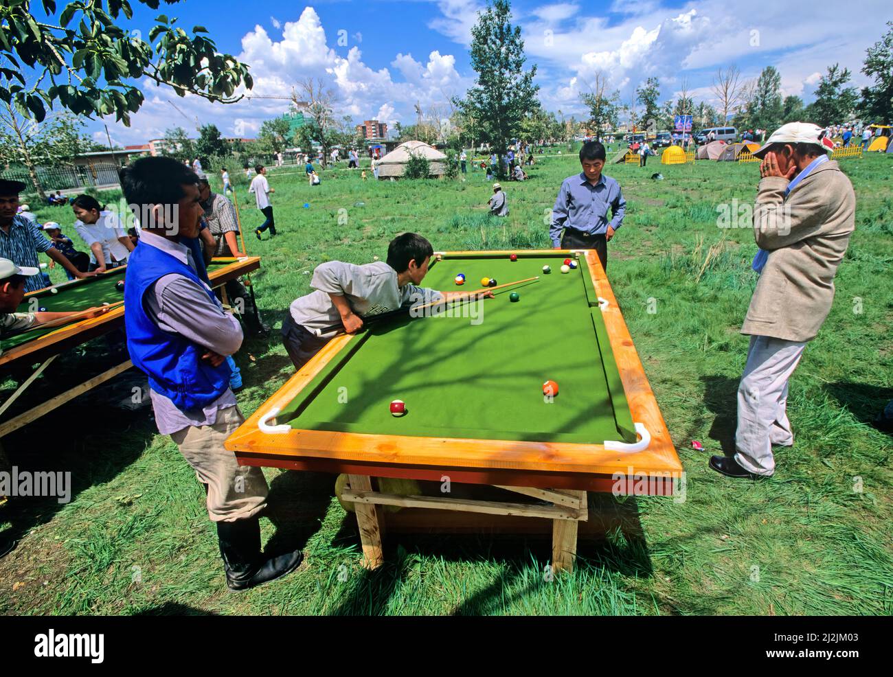 Pool sports tabletop competition hi-res stock photography and images ...