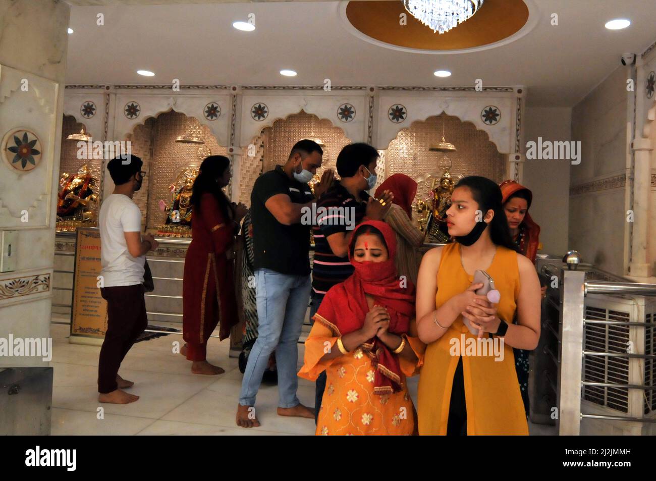A long queue of devotees for pray of Jhandewali Idol and to see the ...