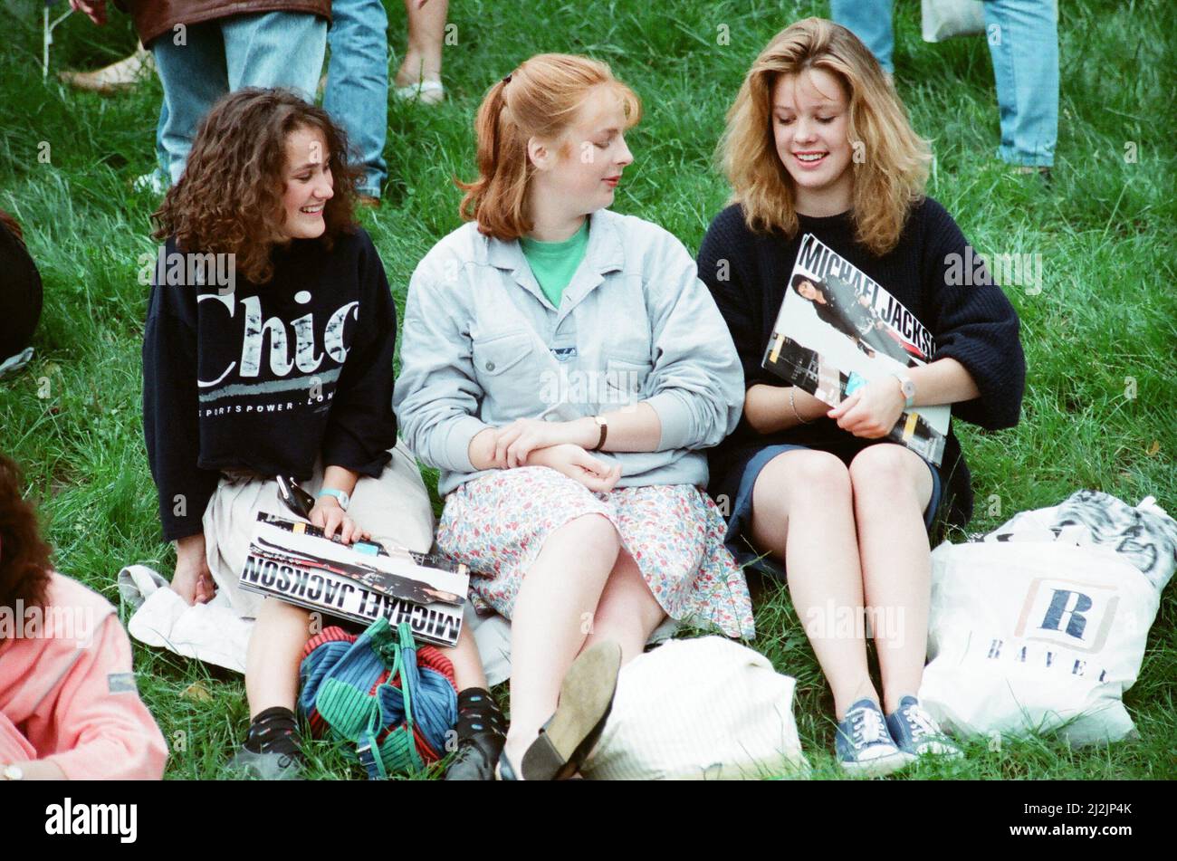 Michael jackson concert crowd hi-res stock photography and images - Alamy