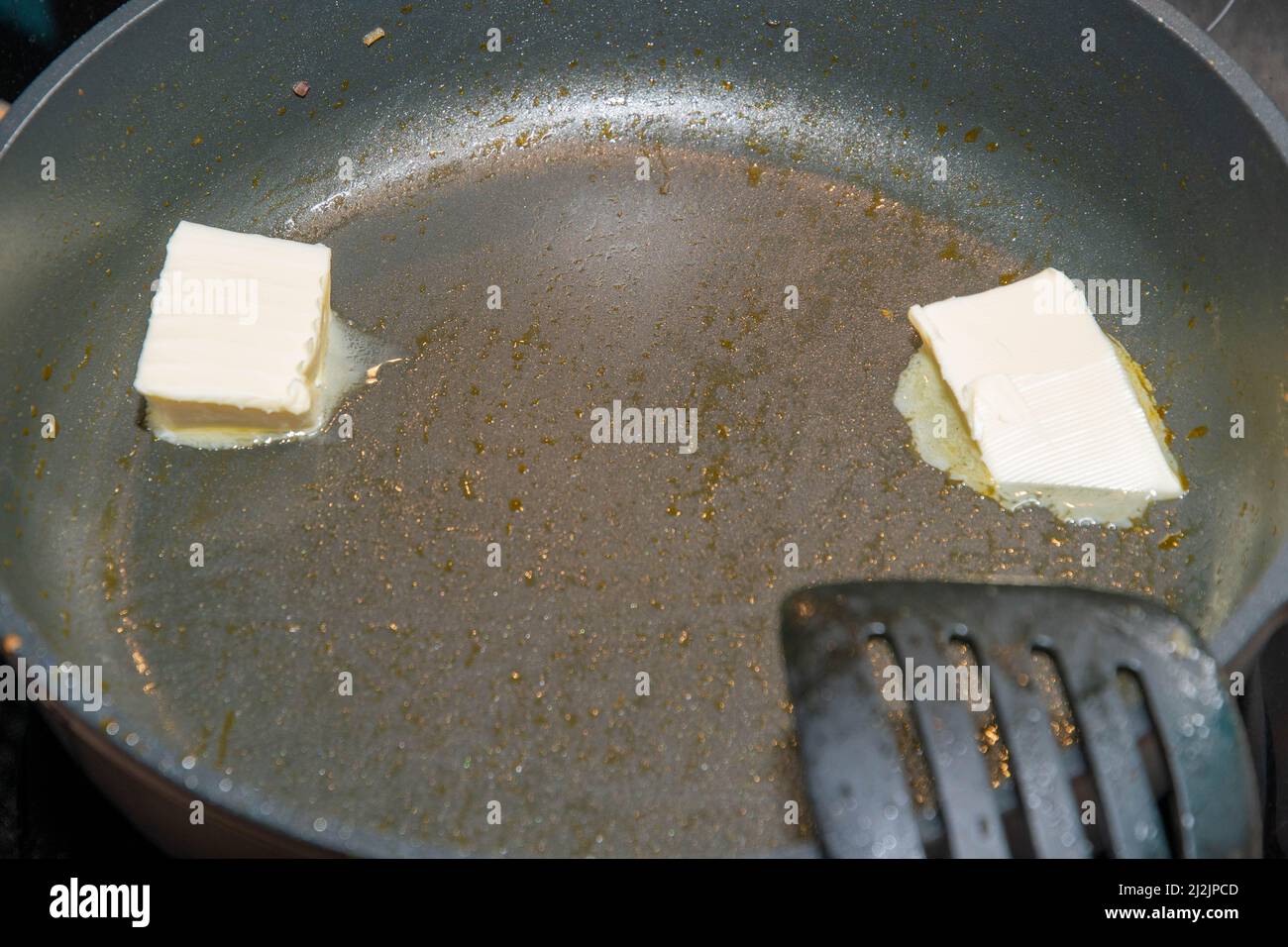 Bubbling butter pan hi-res stock photography and images - Alamy