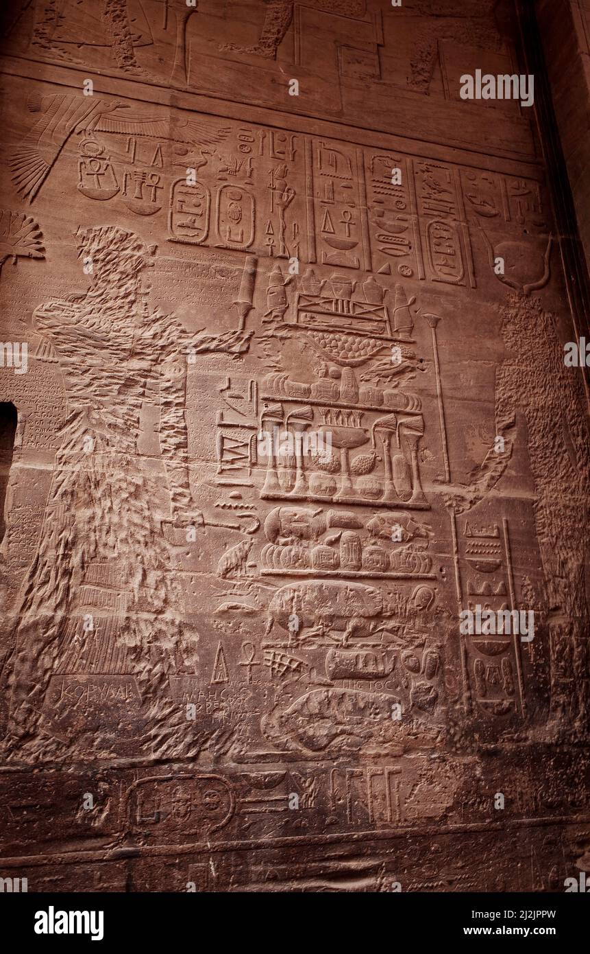 An ancient Egyptian temple architecture Stock Photo - Alamy