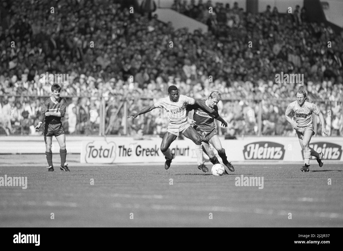 Wembley stadium fa vase final Black and White Stock Photos & Images - Alamy