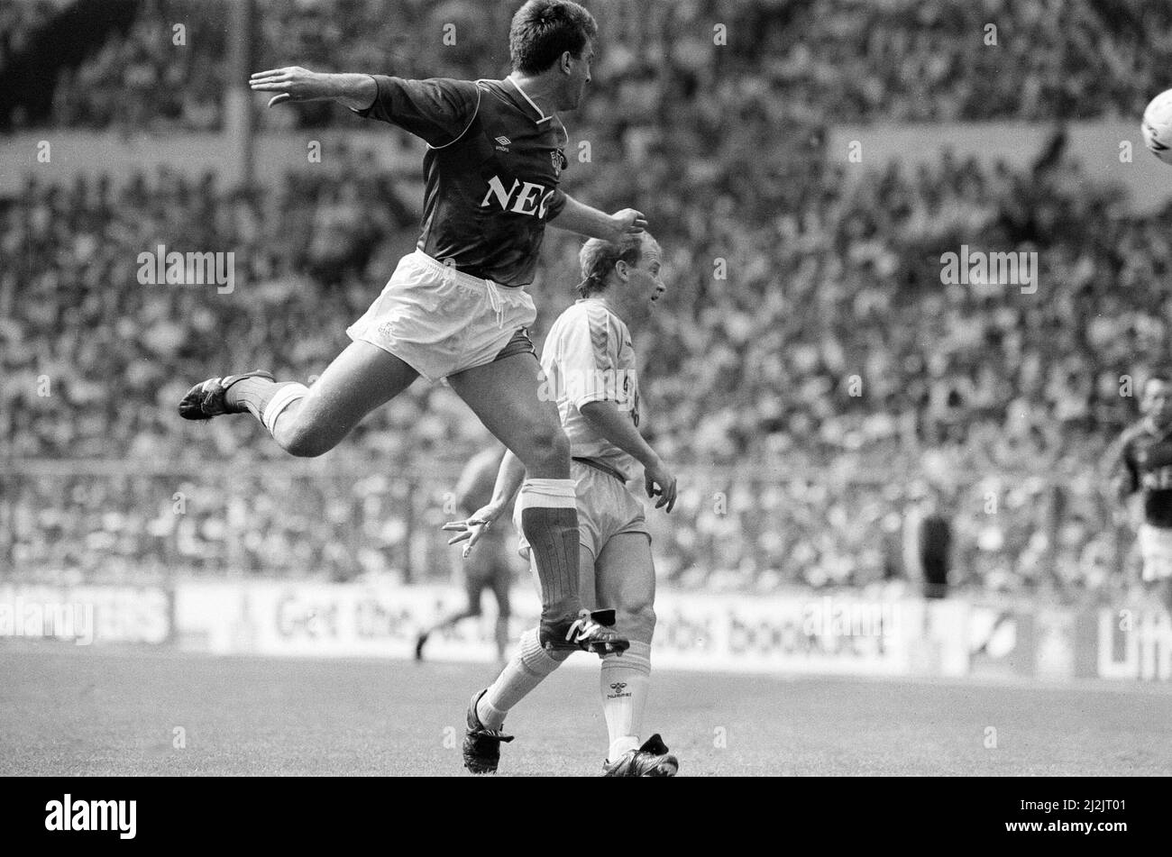 Charity shield football match wembley Black and White Stock Photos ...
