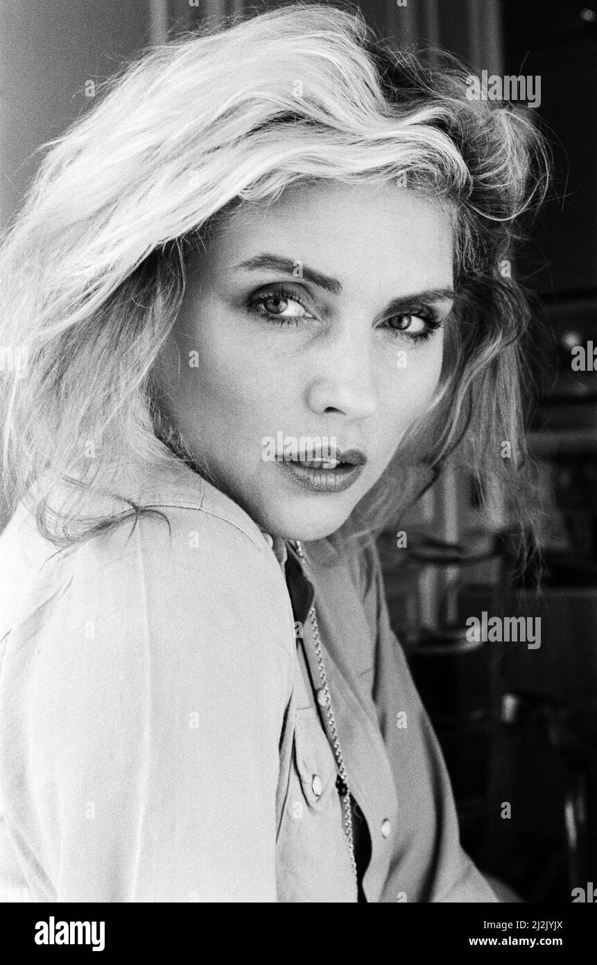 Portraits of singer Debbie Harry, 7th February 1987 Stock Photo - Alamy