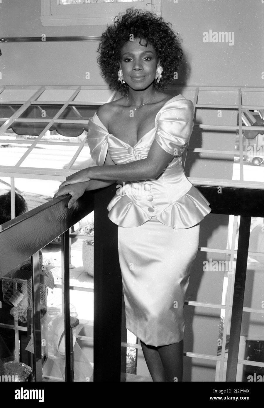 Photo Session with Sheryl Lee Ralph at her apartment & shopping at ...