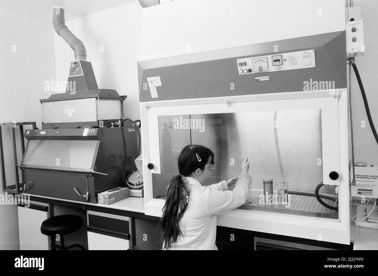 1980s laboratory Black and White Stock Photos & Images - Alamy