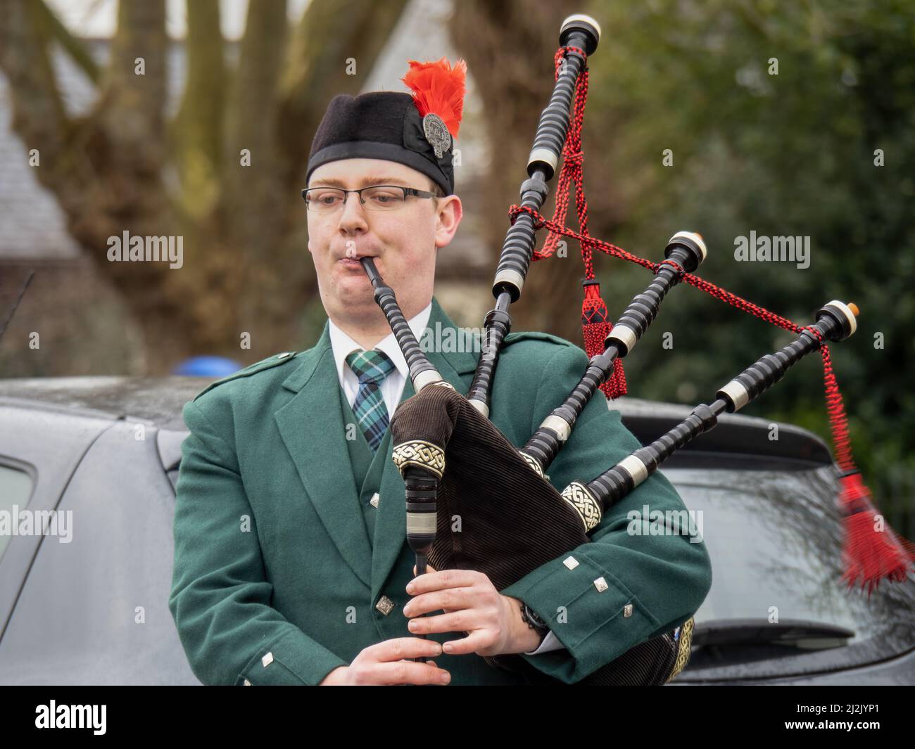 Man playing bagpipes hi-res stock photography and images - Alamy