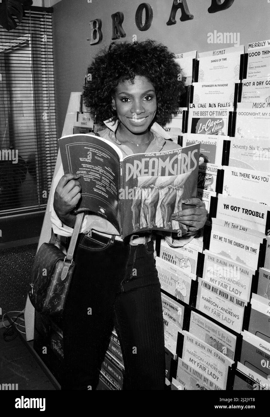 Photo Session with Sheryl Lee Ralph at her apartment & shopping at ...