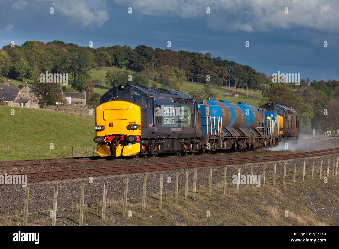 Direct rail Services class 37 diesel locomotive 37259 passing Melkridge ...