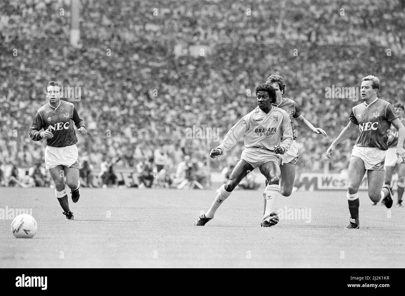 Charity shield football match wembley Black and White Stock Photos ...