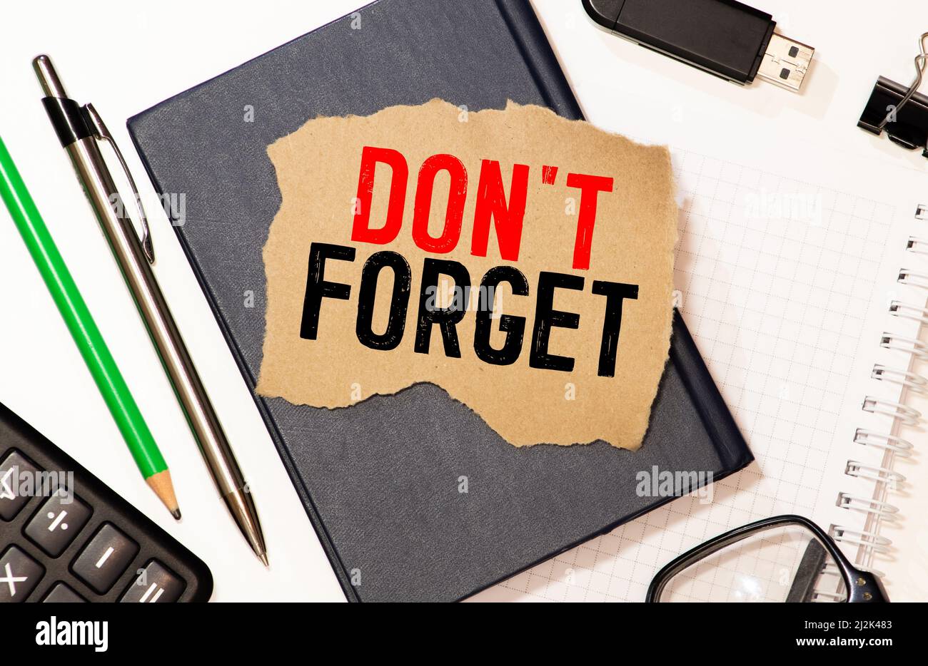 don't forget reminder, written on Message Board Stock Photo - Alamy