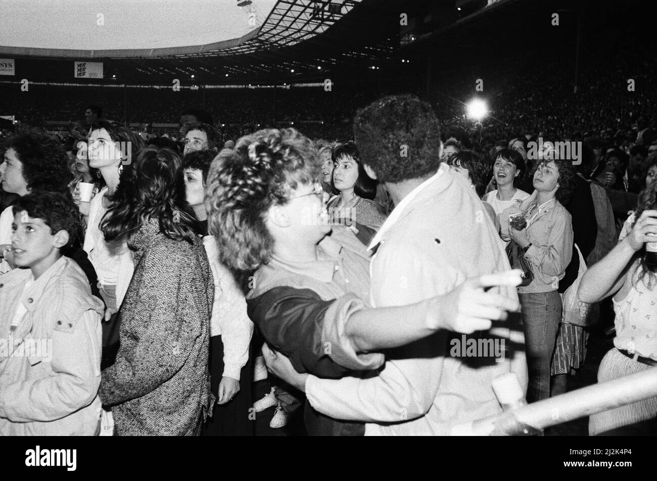 Michael Jackson Fans Fainting