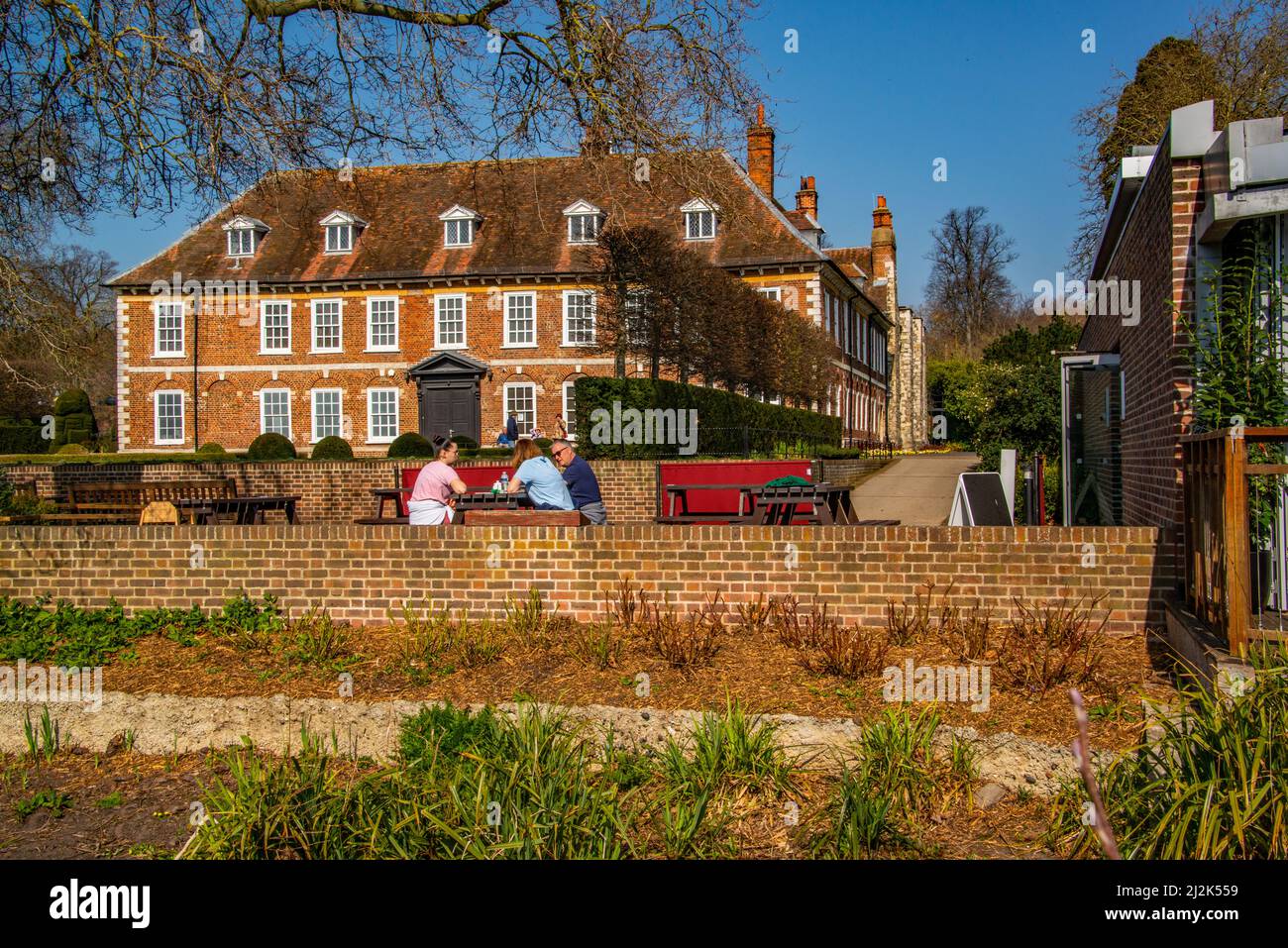 Gardens cafeteria hi-res stock photography and images - Alamy