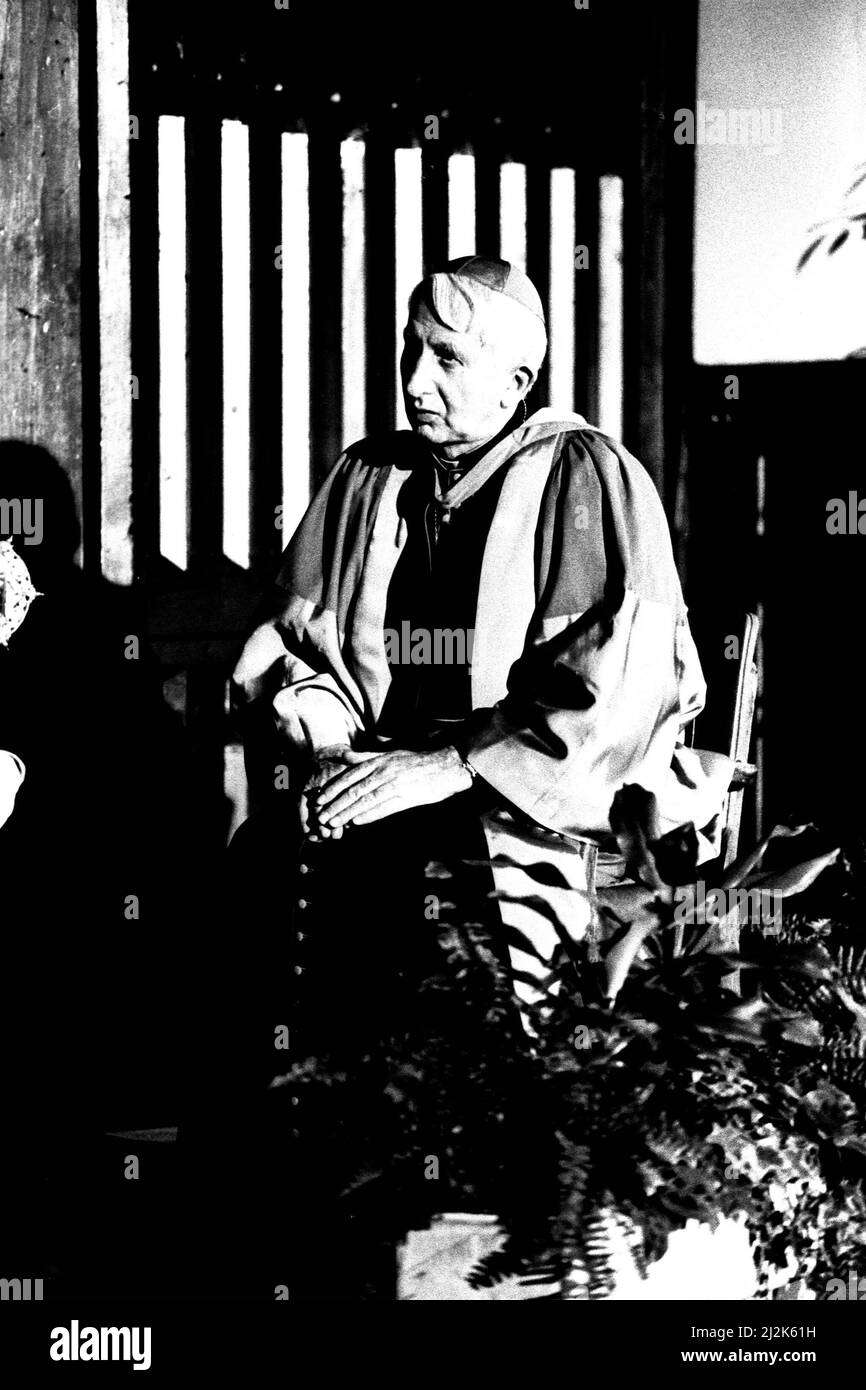 Cardinal basil hume hi-res stock photography and images - Alamy