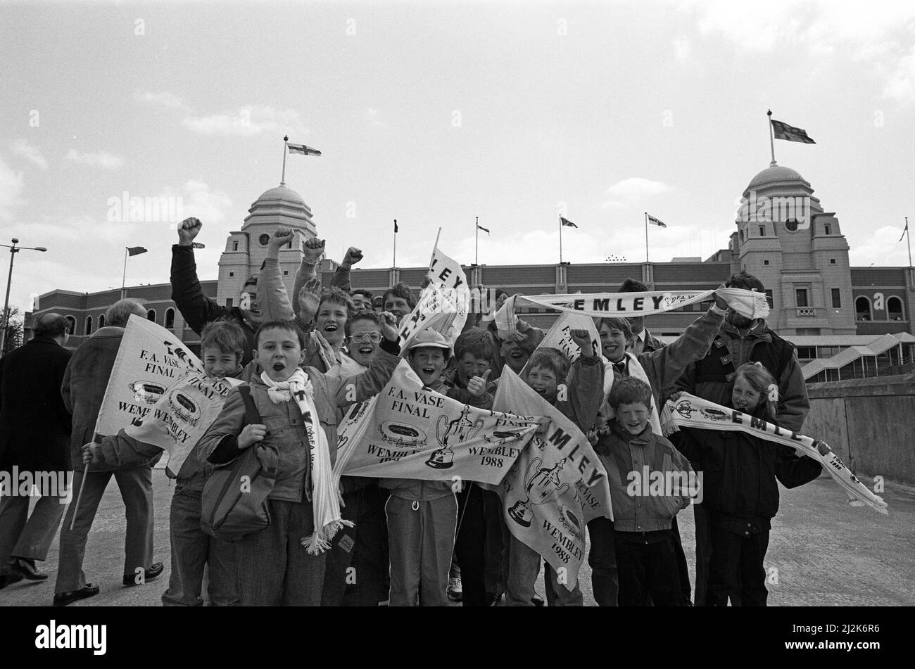 Emley v Colne Dynamoes F.C. in the Football Association Challenge Vase ...