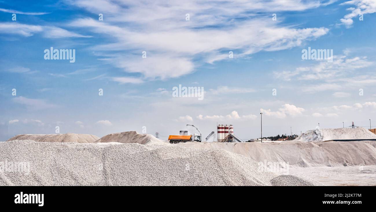 Concrete extraction truck hi-res stock photography and images - Alamy