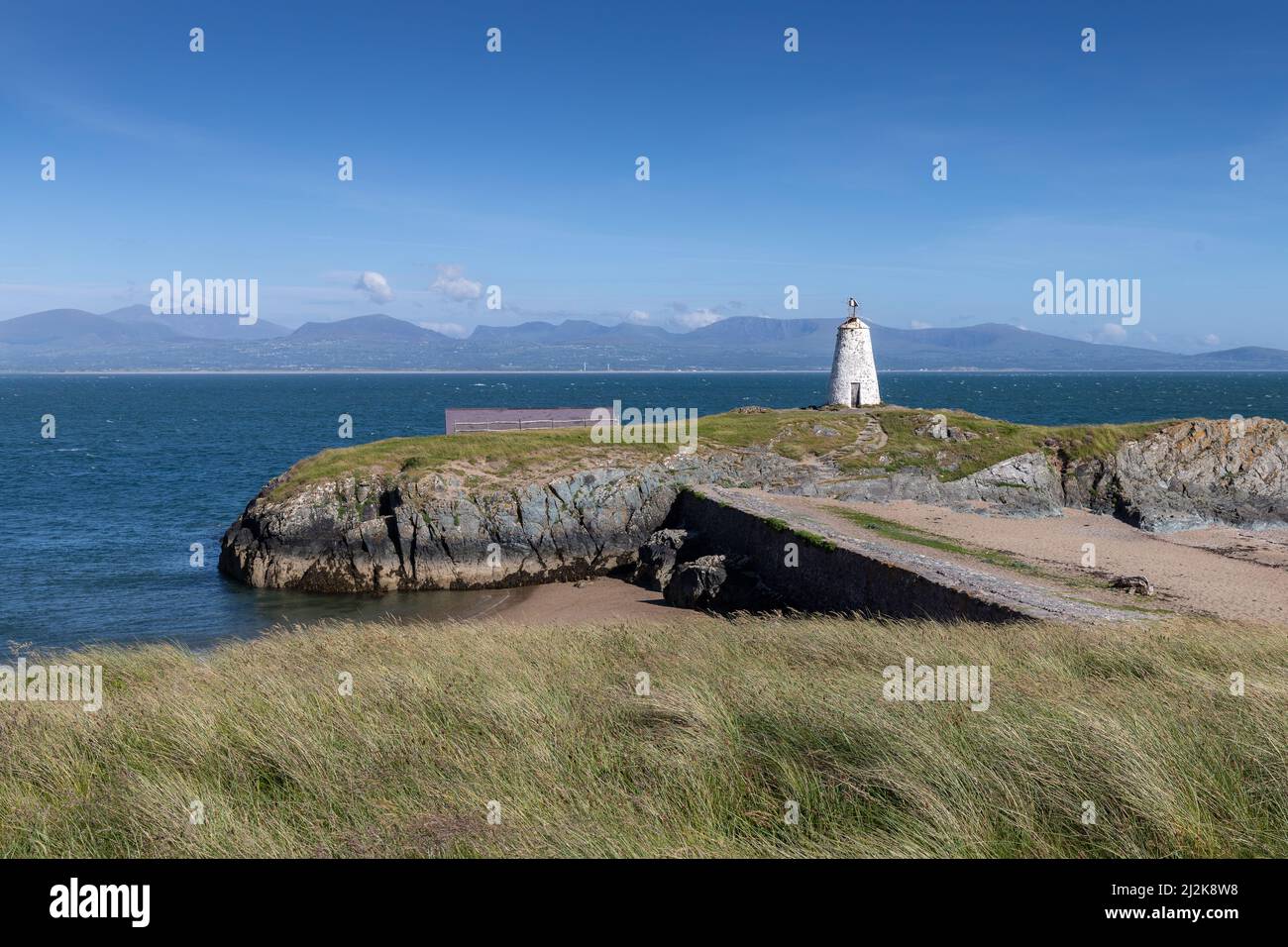 Twr Mawr Lighthouse, Llanddwyn Island, Anglesey, North Wales, UK Stock ...