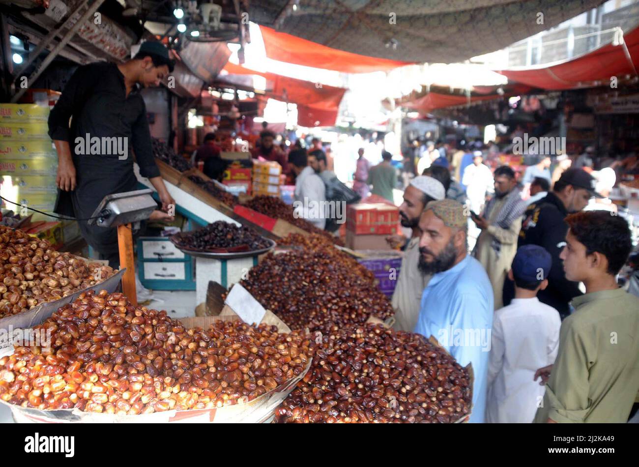 Dates are being selling on roadside stall as a demand of Dates increase ...