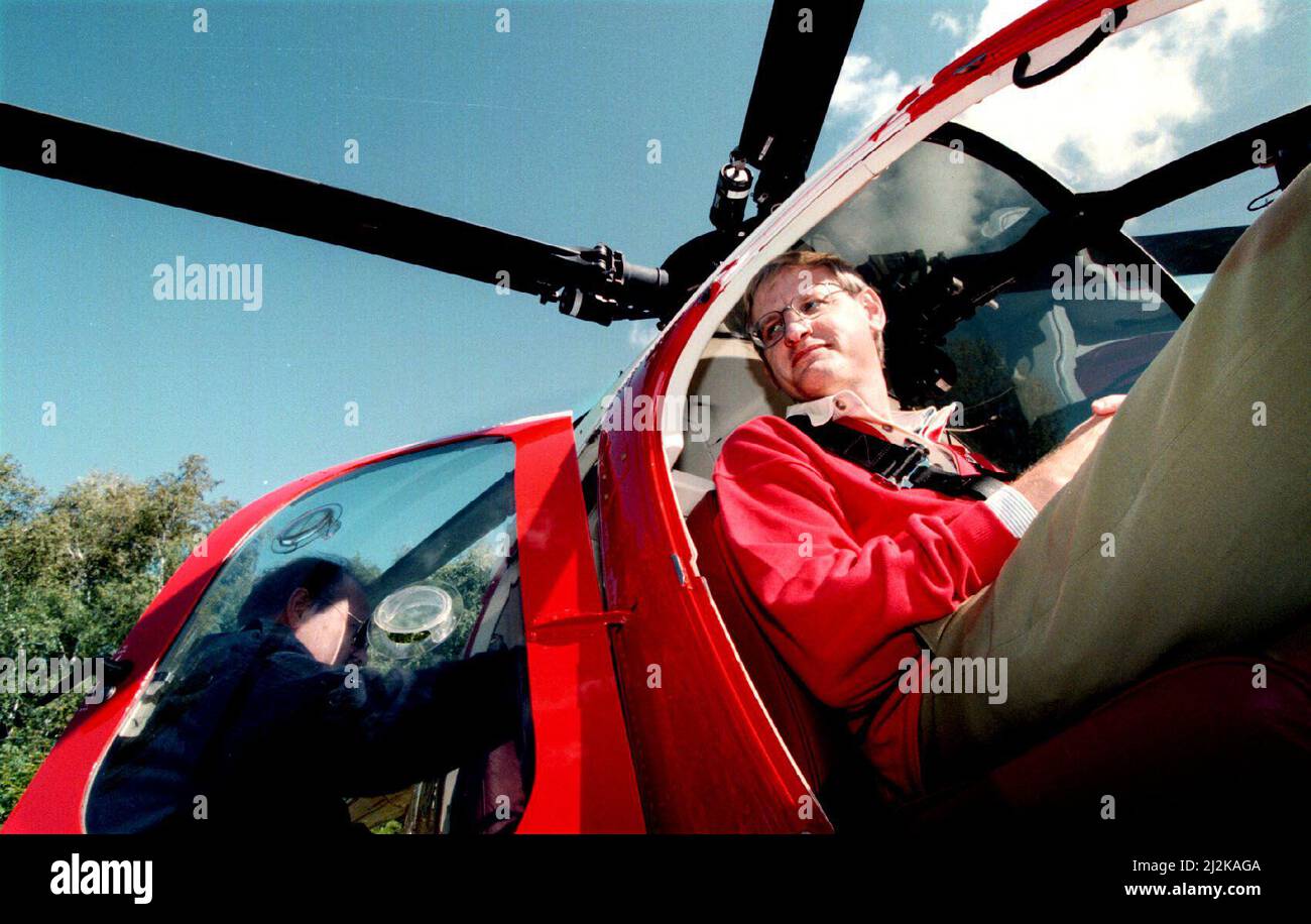 Party leader for the Moderate Party, Carl Bildt (m) when he visited ...