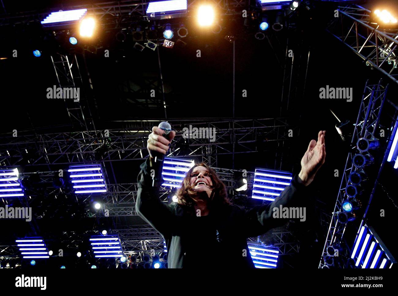 Ozzy osbourne stage hi-res stock photography and images - Alamy