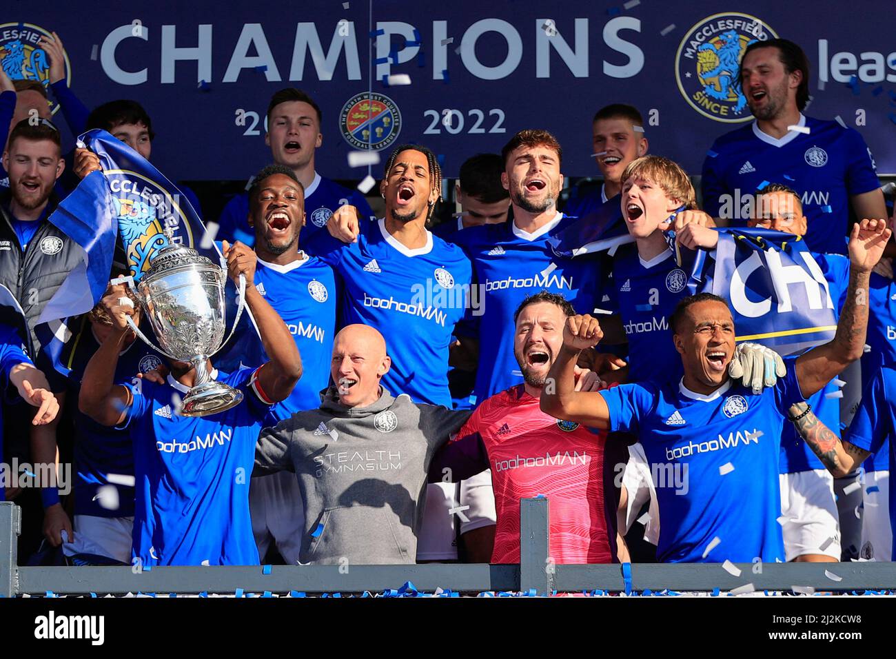 Macclesfield FC players and team manager Danny Whittaker lift the North ...