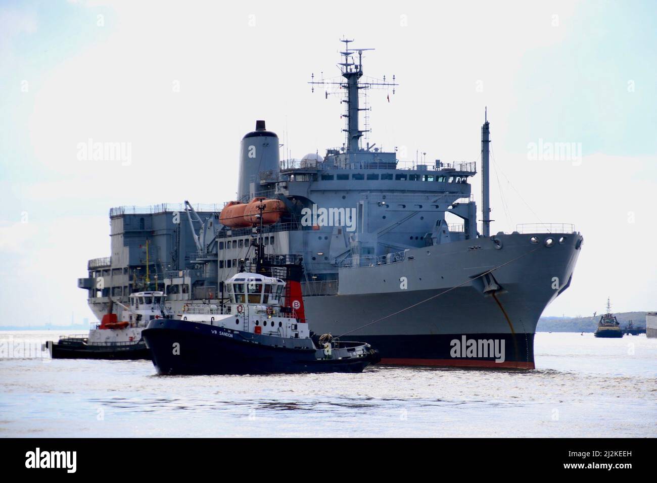 Ex RFA Fort Austin leaving Birkenhead docks onto Cammel lairds Stock ...