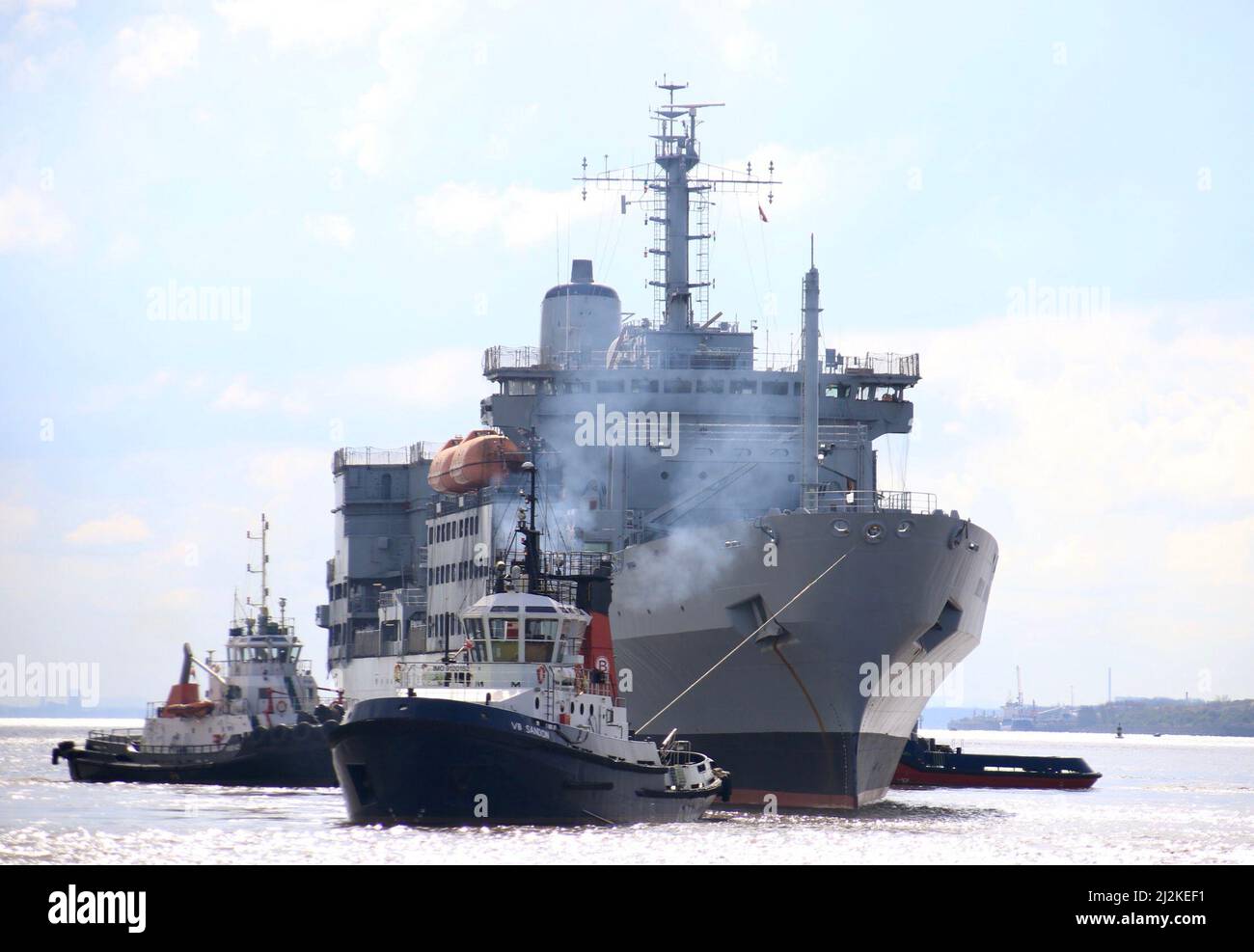 Ex RFA Fort Austin leaving Birkenhead docks onto Cammel lairds Stock ...