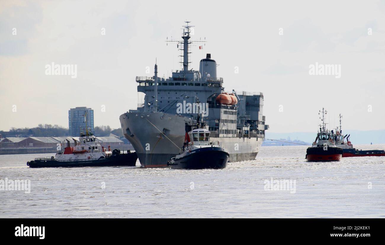 Ex RFA Fort Austin leaving Birkenhead docks onto Cammel lairds Stock ...