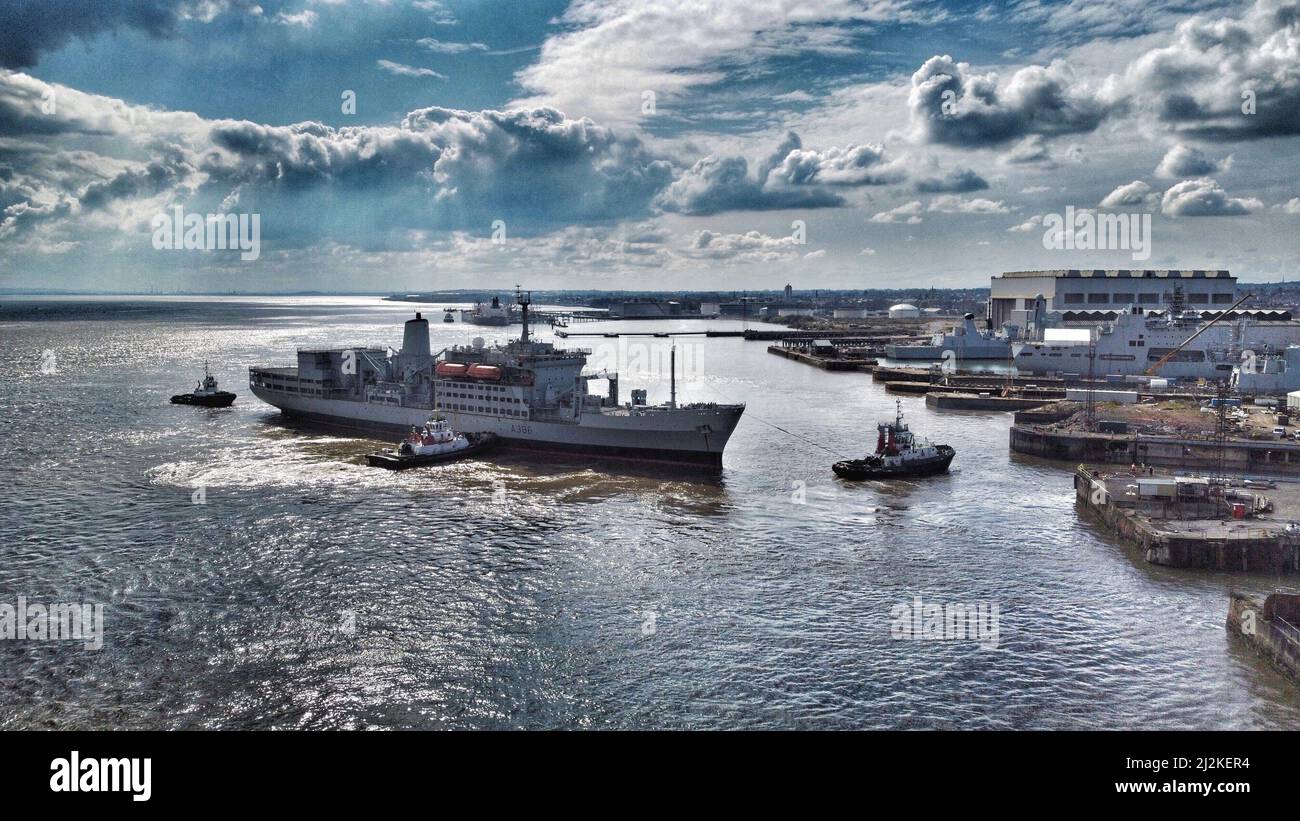 Ex RFA Fort Austin leaving Birkenhead docks onto Cammel lairds Stock ...