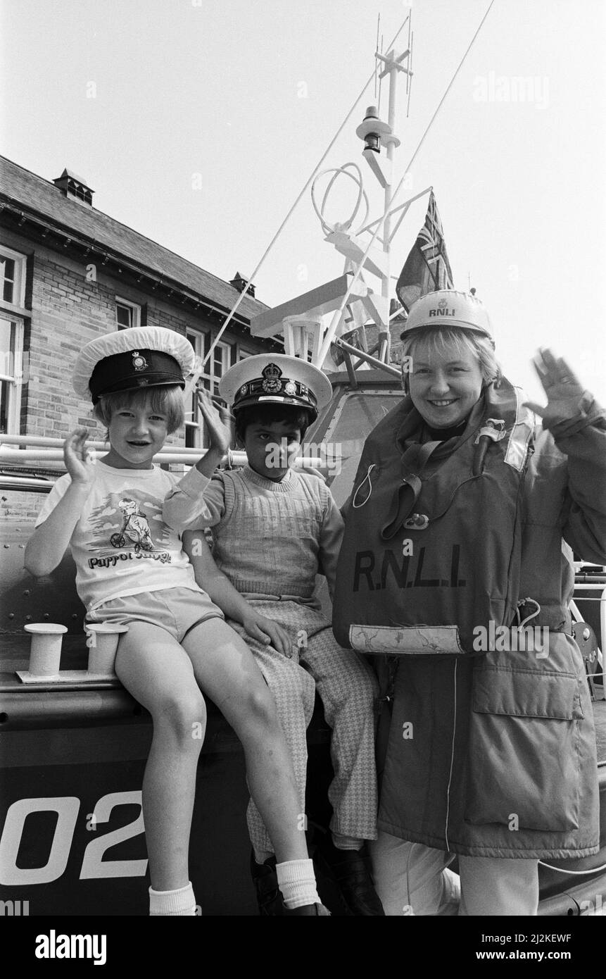 Ready for sea in land-locked Huddersfield... that was these pupils of ...