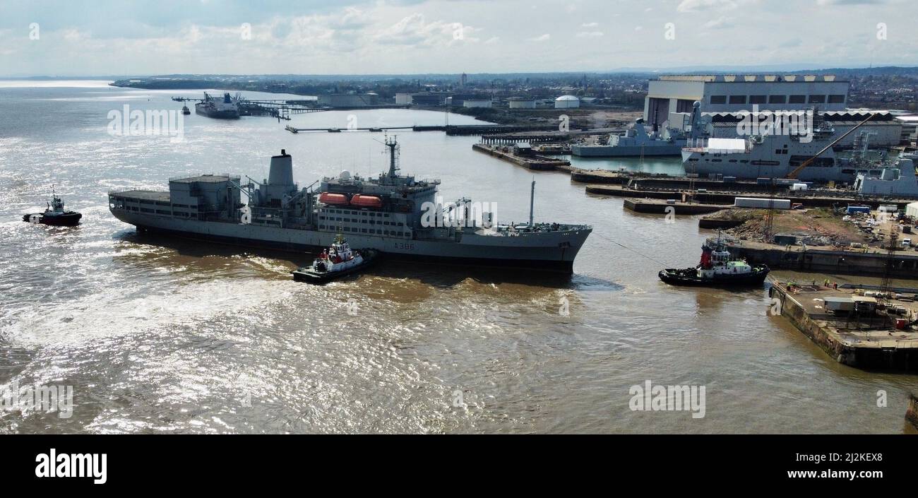 Ex RFA Fort Austin leaving Birkenhead docks onto Cammel lairds Stock ...