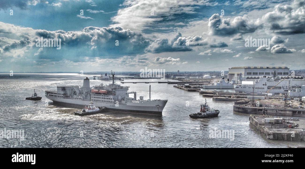 Ex RFA Fort Austin leaving Birkenhead docks onto Cammel lairds Stock ...