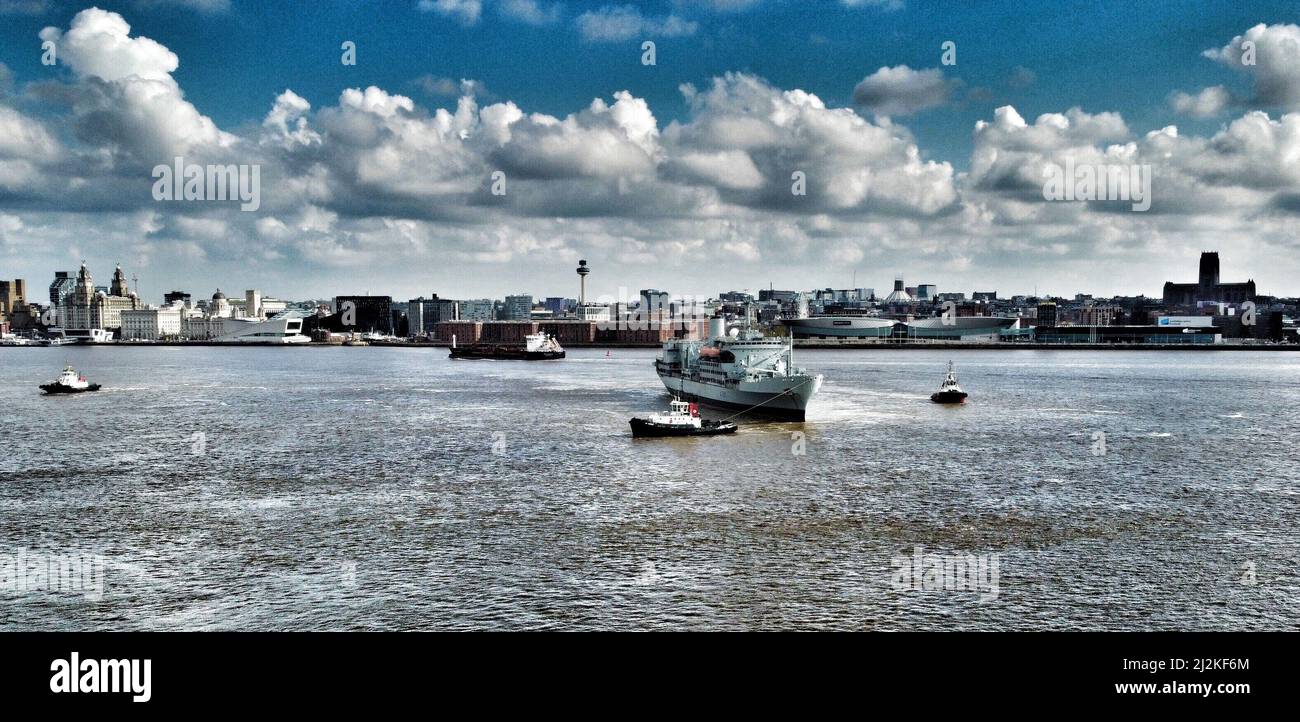 Ex RFA Fort Austin leaving Birkenhead docks onto Cammel lairds Stock ...