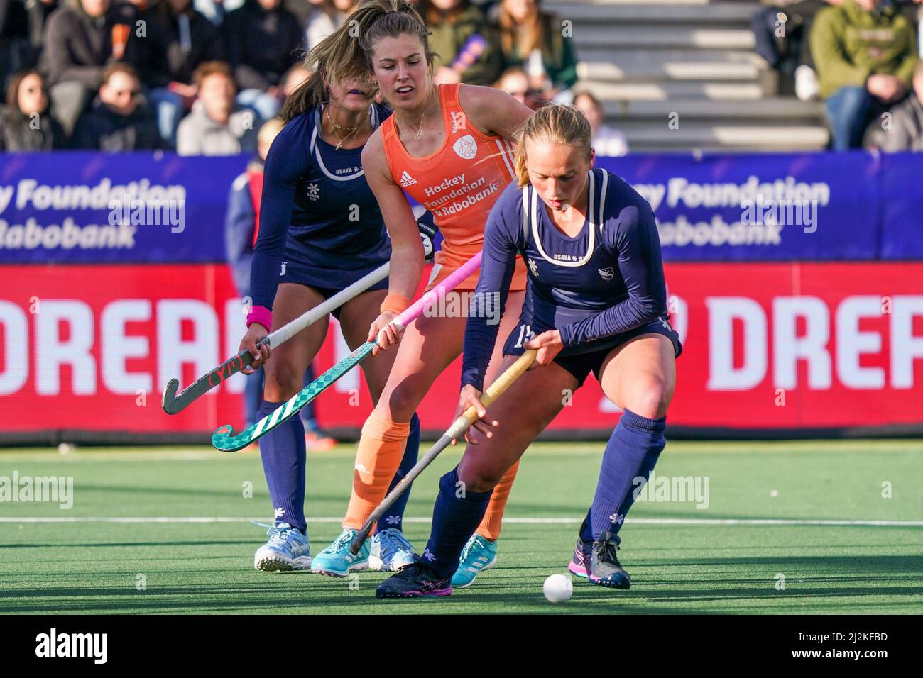 AMSTELVEEN, NETHERLANDS - APRIL 2: Meredith Sholder of USA, Xan de ...