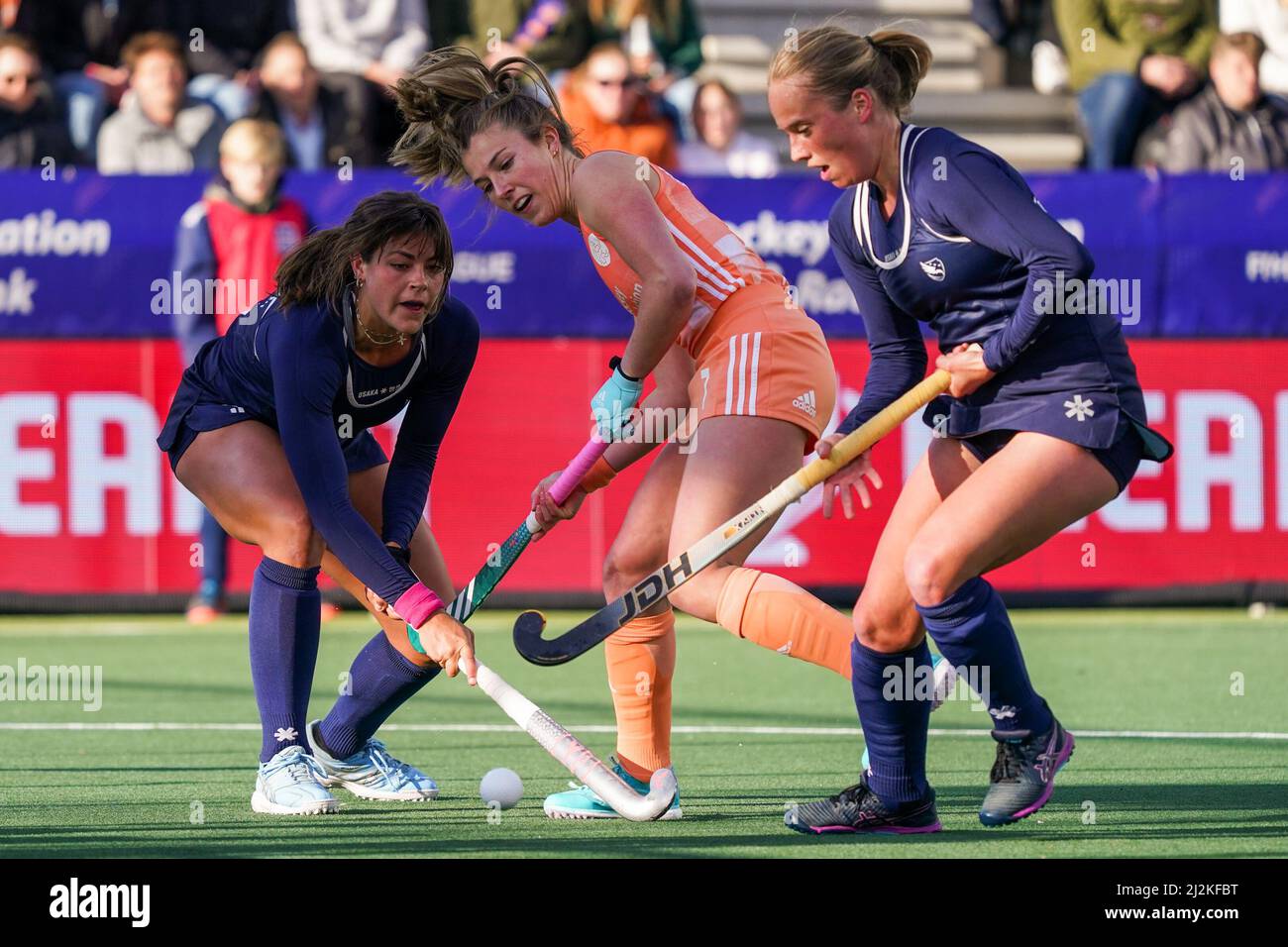AMSTELVEEN, NETHERLANDS - APRIL 2: Meredith Sholder of USA, Xan de ...