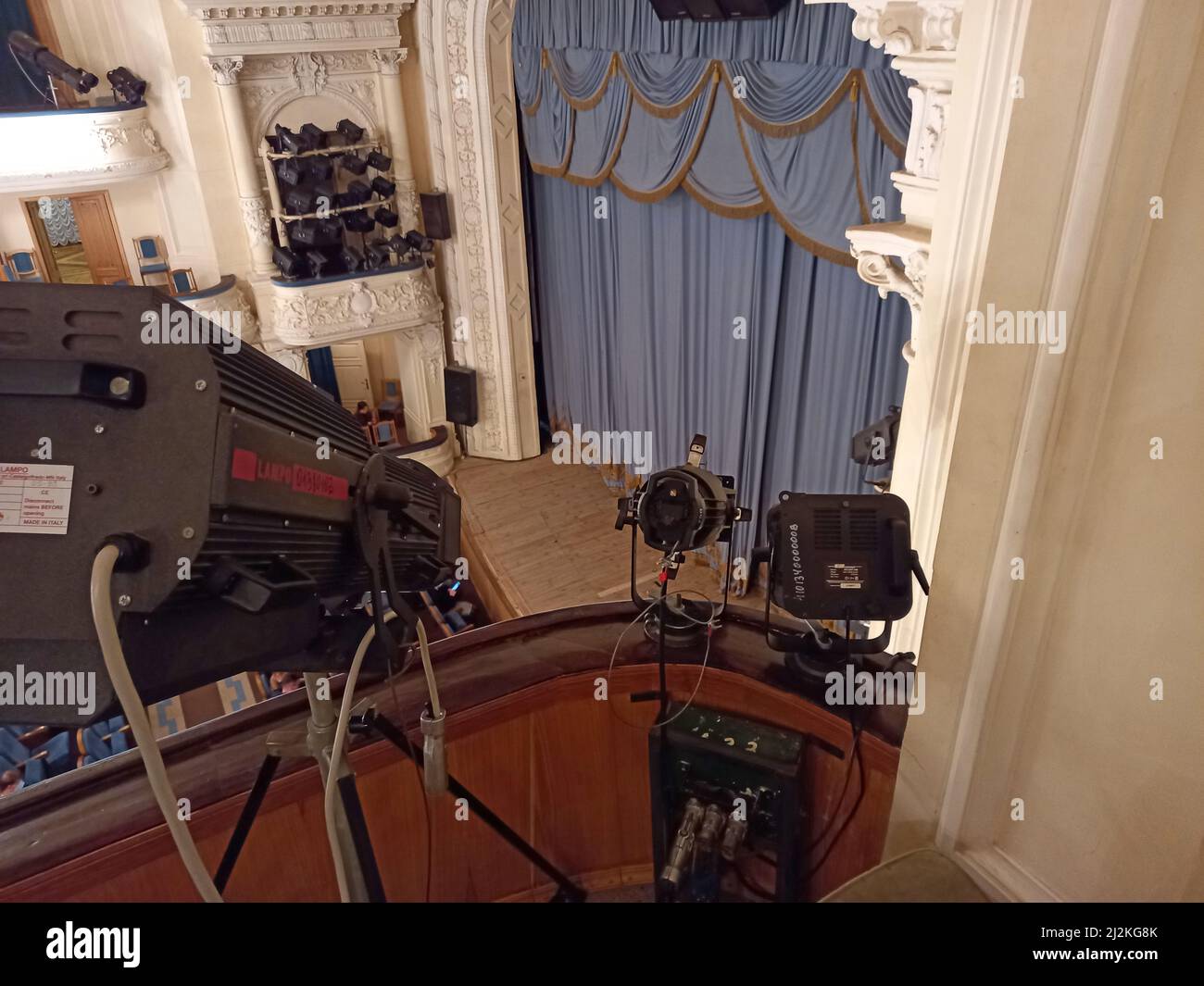 Theater stage lighting hi-res stock photography and images - Alamy