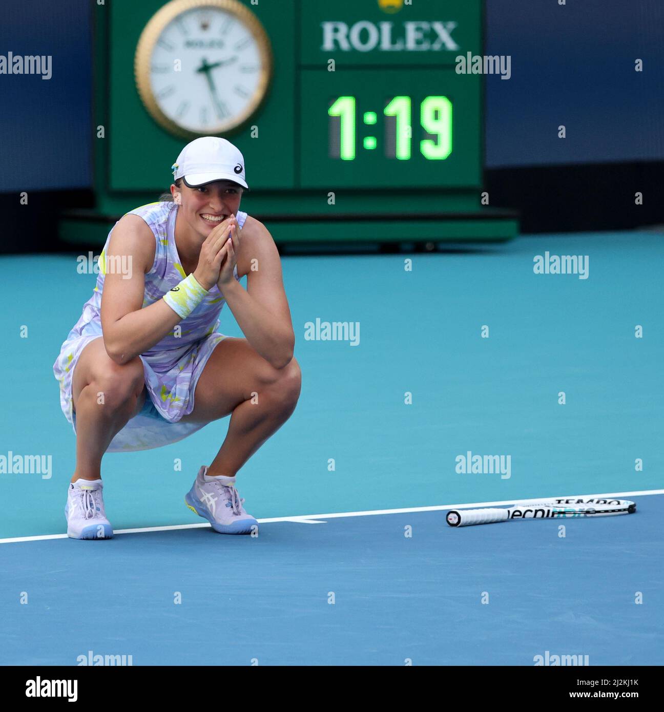 MIAMI GARDENS, FLORIDA - APRIL 02: Iga Swiantek of Poland defeats Naomi ...