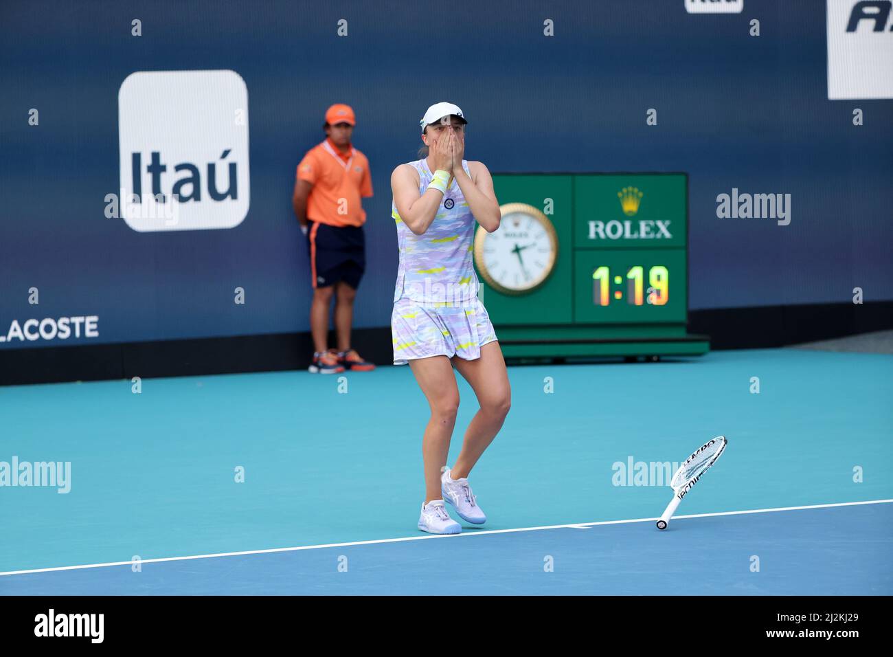 MIAMI GARDENS, FLORIDA - APRIL 02: Iga Swiantek of Poland defeats Naomi ...