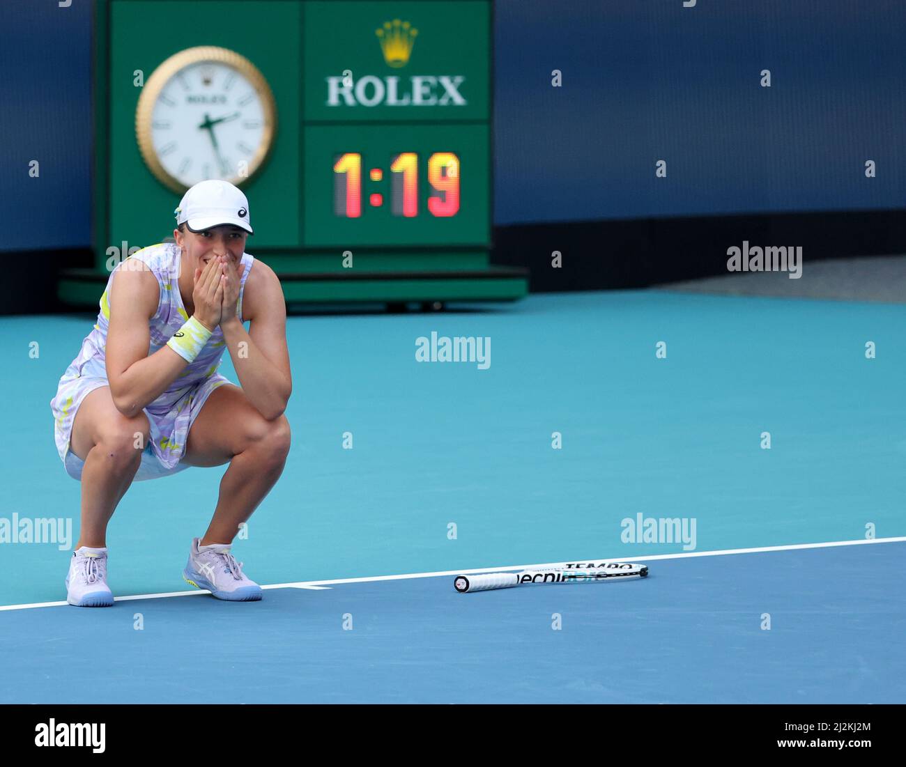 MIAMI GARDENS, FLORIDA - APRIL 02: Iga Swiantek of Poland defeats Naomi ...