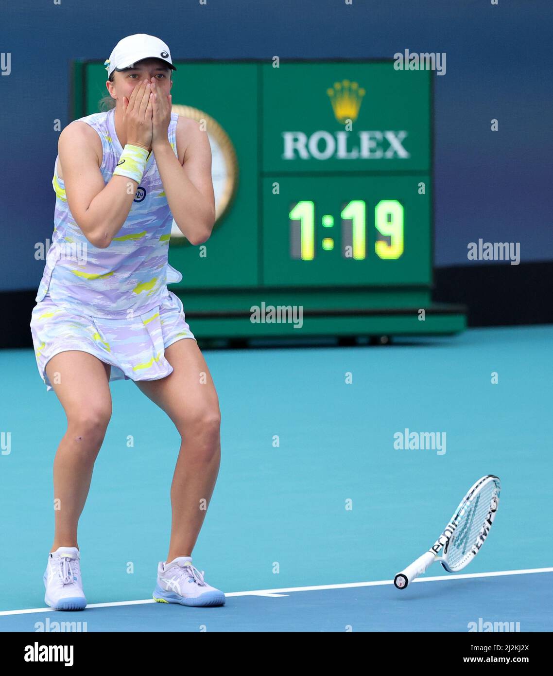 MIAMI GARDENS, FLORIDA - APRIL 02: Iga Swiantek of Poland defeats Naomi ...