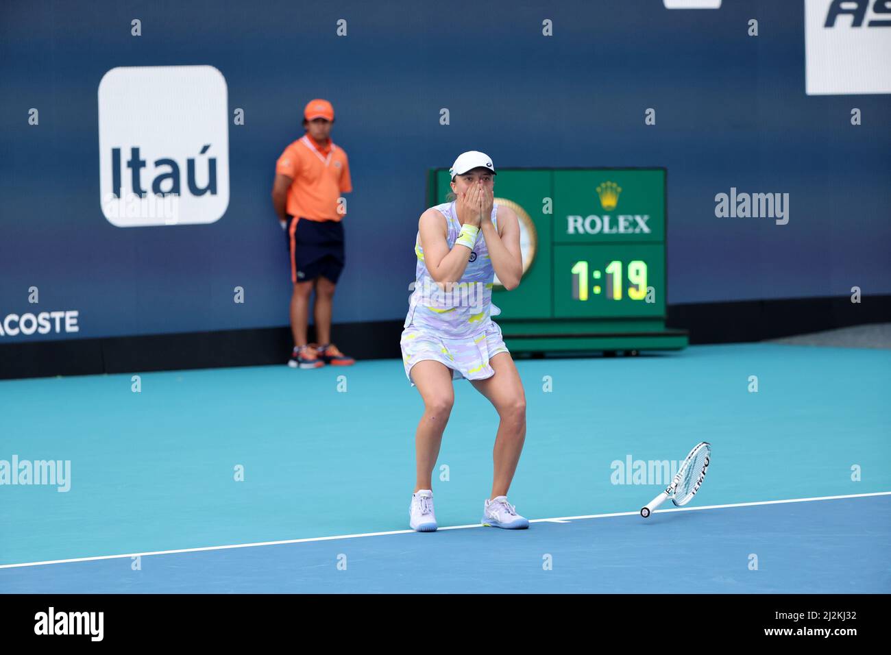 MIAMI GARDENS, FLORIDA - APRIL 02: Iga Swiantek of Poland defeats Naomi ...
