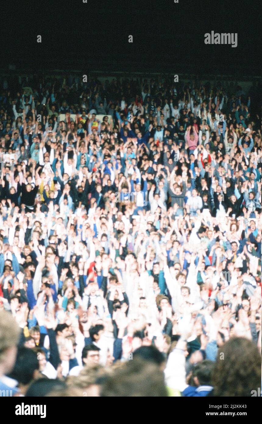 1980s audiences crowd people fans clothing fashion hi-res stock ...