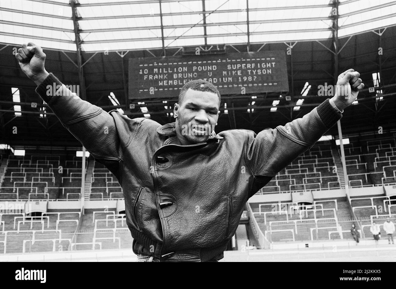 Mike Tyson in London to see Frank Bruno against James "Quick" Tillis ...