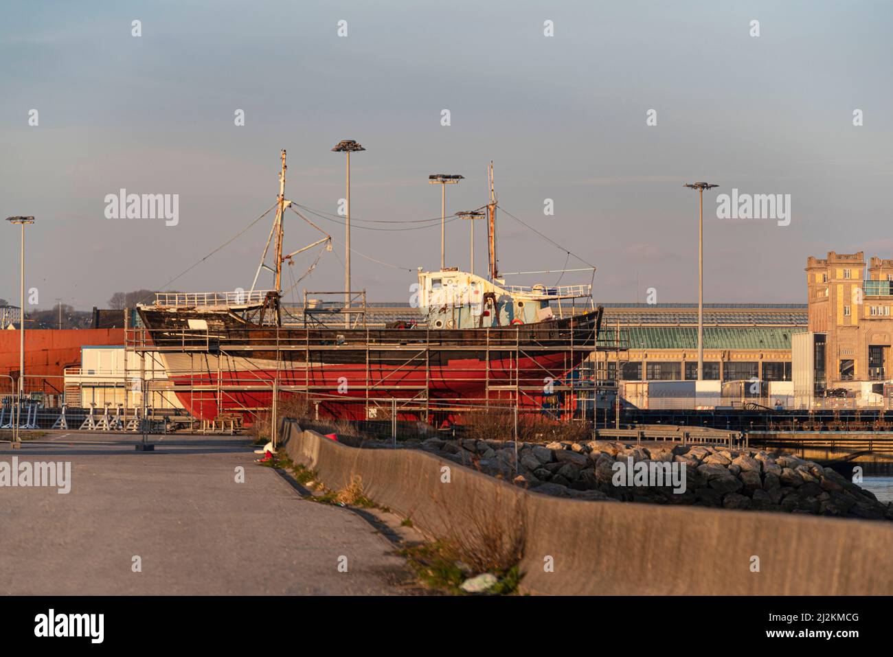 Boat under repair hi-res stock photography and images - Alamy