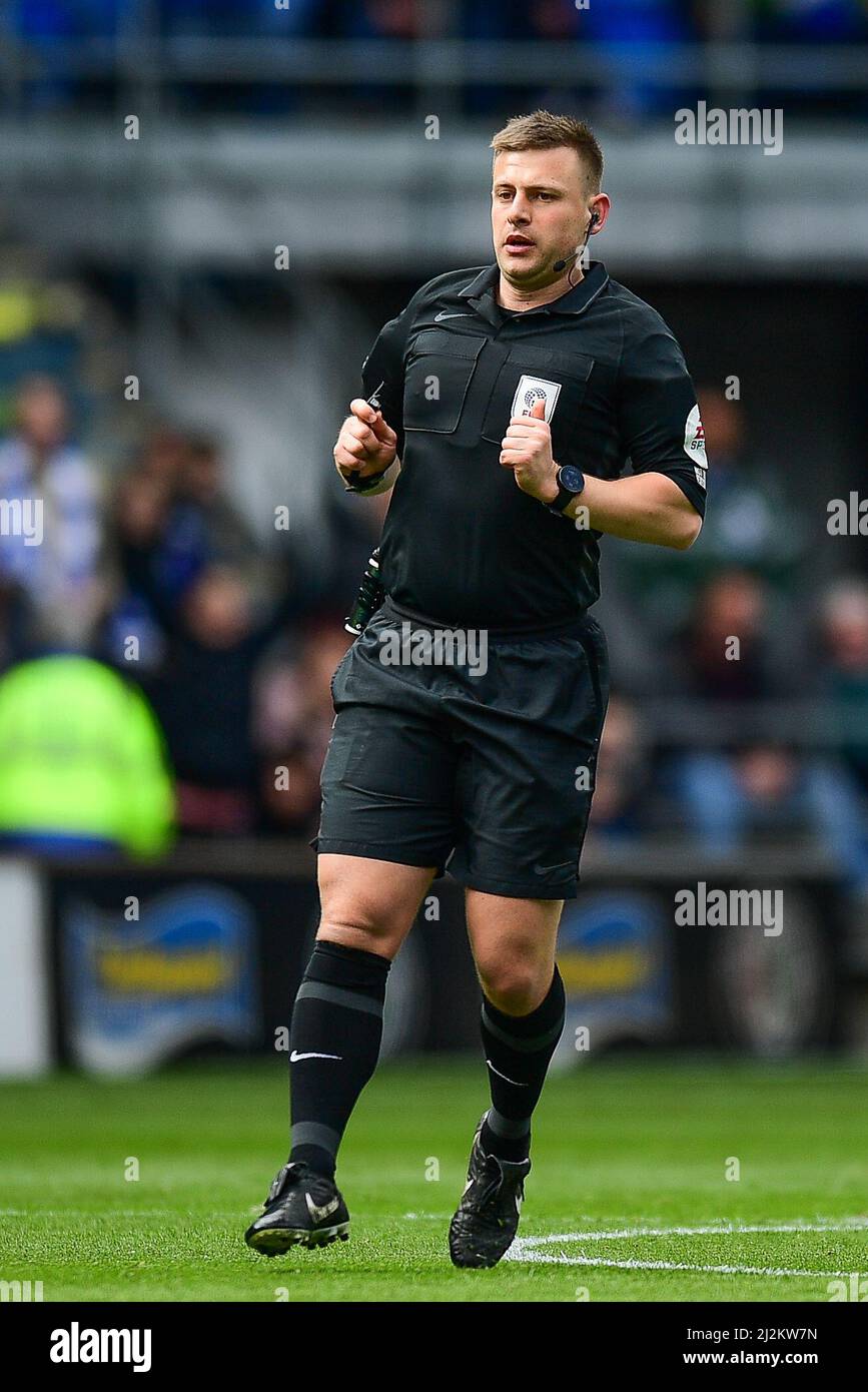 Josh smith referee hi-res stock photography and images - Alamy