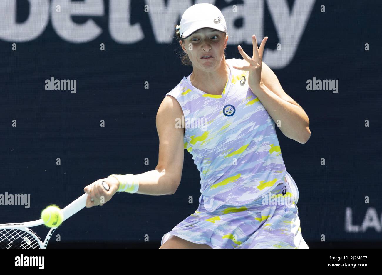 Iga swiatek forehand hi-res stock photography and images - Alamy