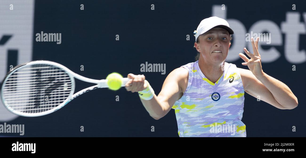 Iga swiatek forehand hi-res stock photography and images - Alamy