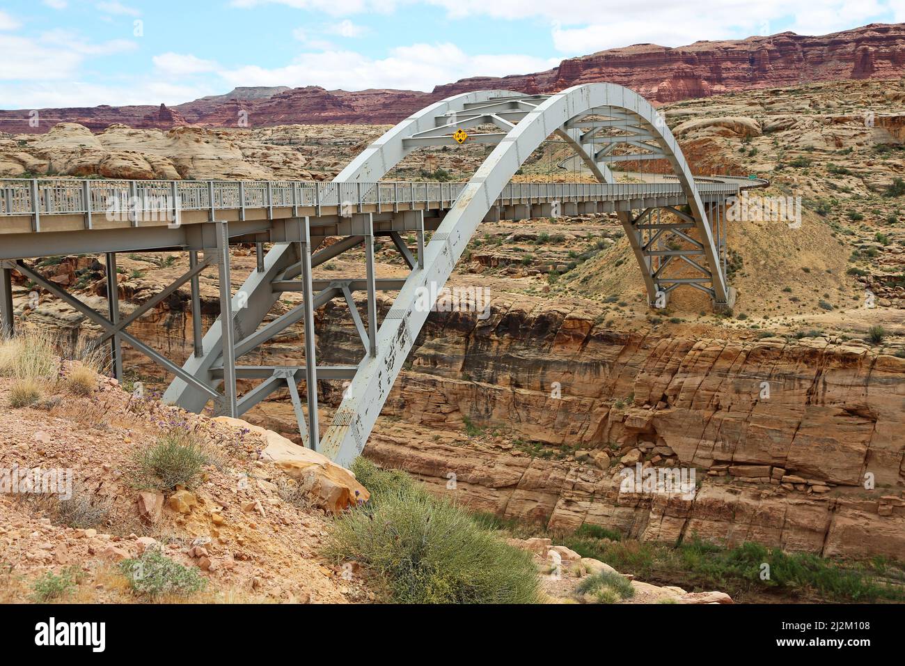 Bridge crossing canyon hi-res stock photography and images - Alamy
